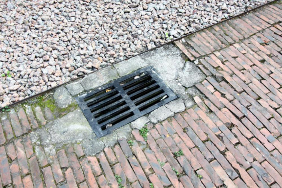 3 Warning Signs That Point to a Main Sewer Line Blockage | Blog | Your ...